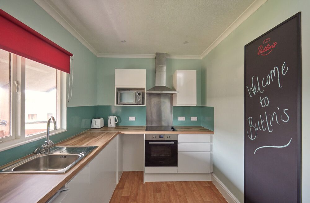 Showtime Term-Time Midweek UK Breaks in 2025 | Butlin's